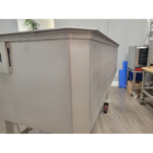 Stainless Steel Meat Storage Tub with Drain equipped